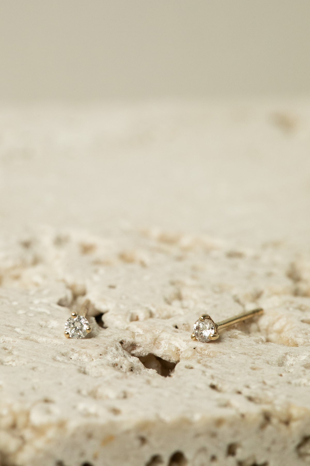 Tiny Round Diamond Studs – Kolmio